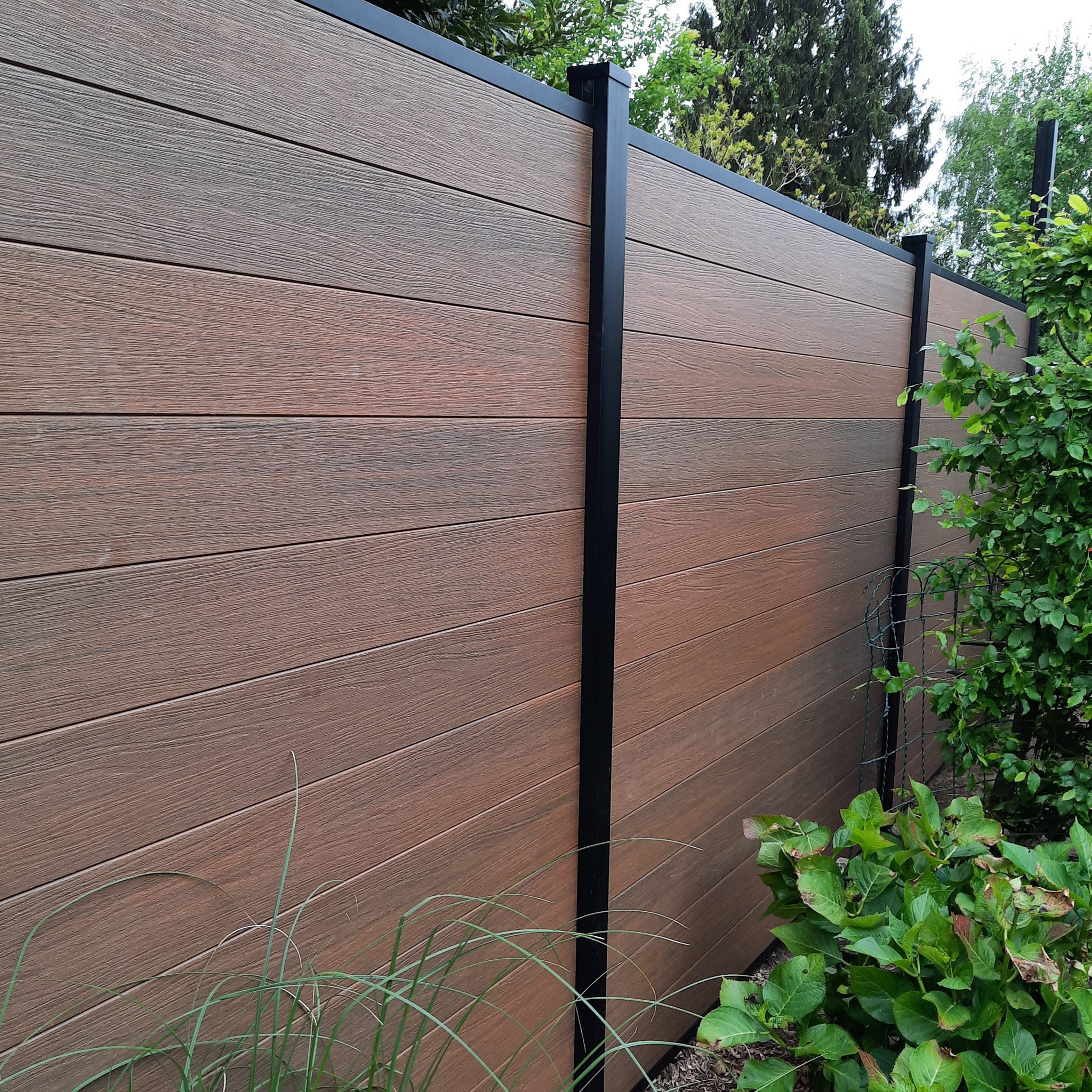 Set Premium Composiet Schutting Teak - inclusief tuinpalen – Compoziet